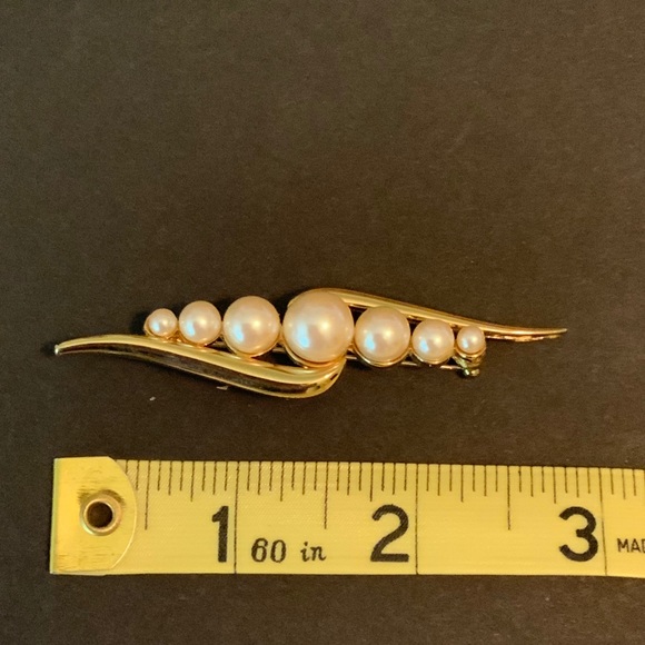 Monet | Jewelry | Monet Pin Vintage Pearl Gold Tone P17 | Poshmark